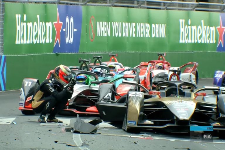 Formel E in Rom: Heftiger Auffahrunfall überschattet Training | F1 ...