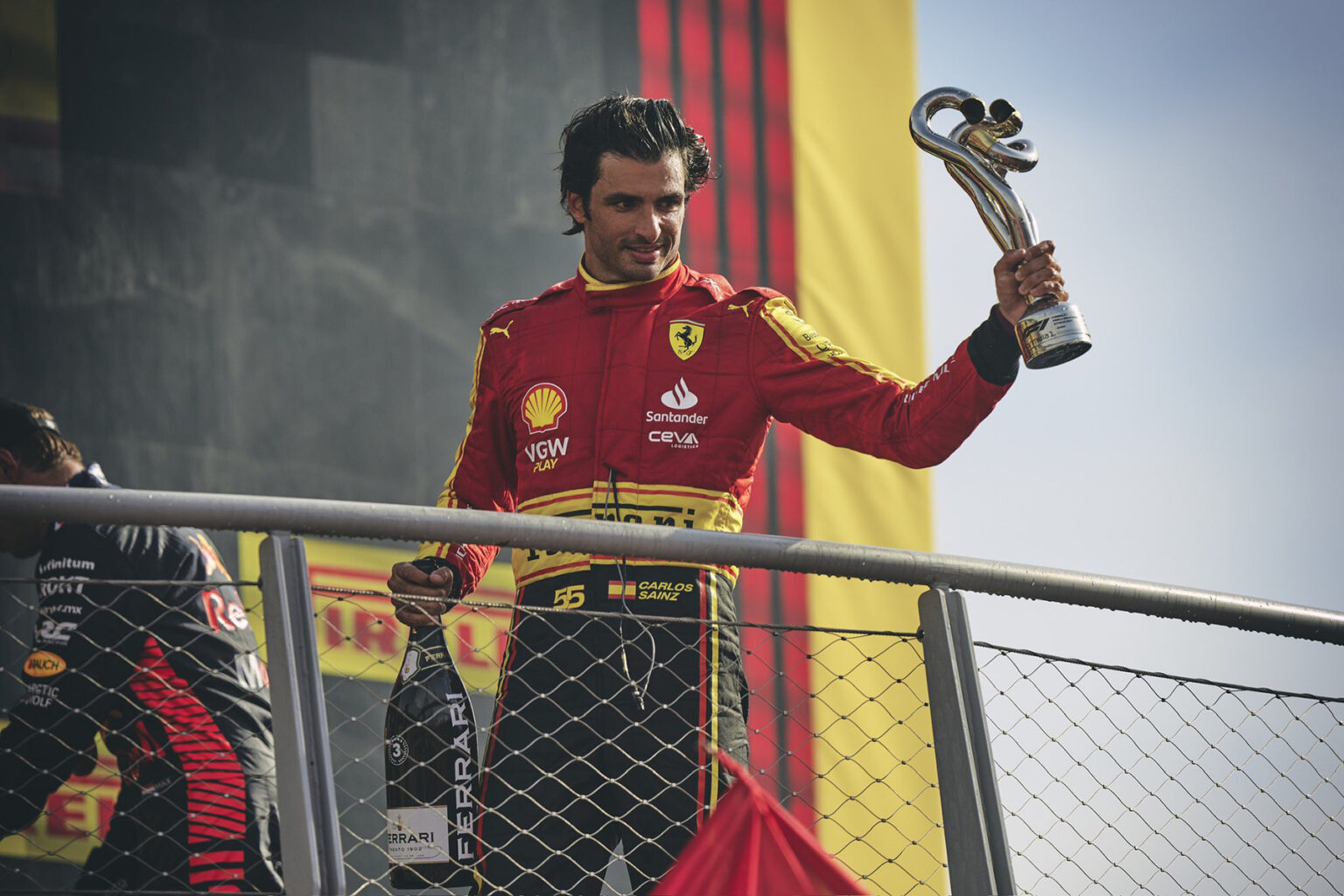 Formel 1: Ferrari-Teamchef Vasseur verteidigt harten Kampf