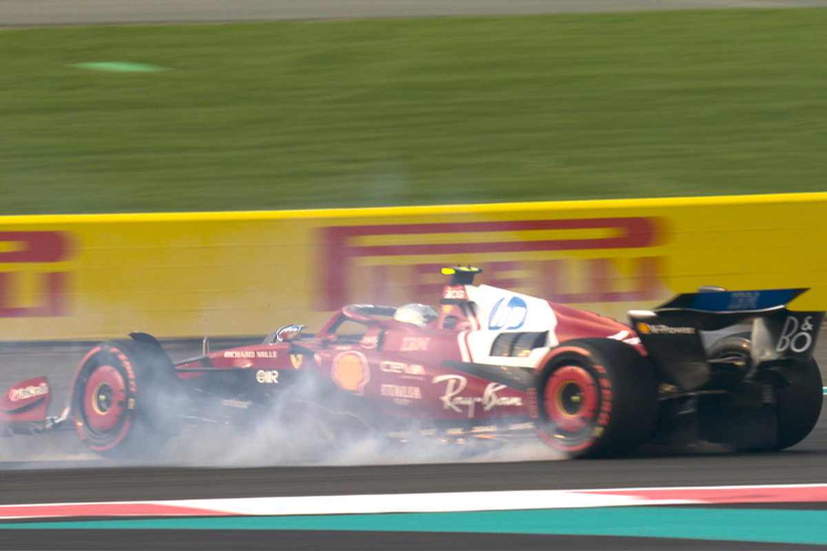 Russell mischt sich in WM-Kampf ein, Hamilton crasht in Generalprobe ...