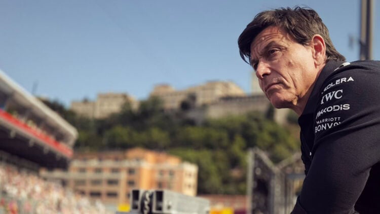 Mercedes-Zoff nach Antonelli-Aus? Wolff denkt über Stallorder nach | F1 ...